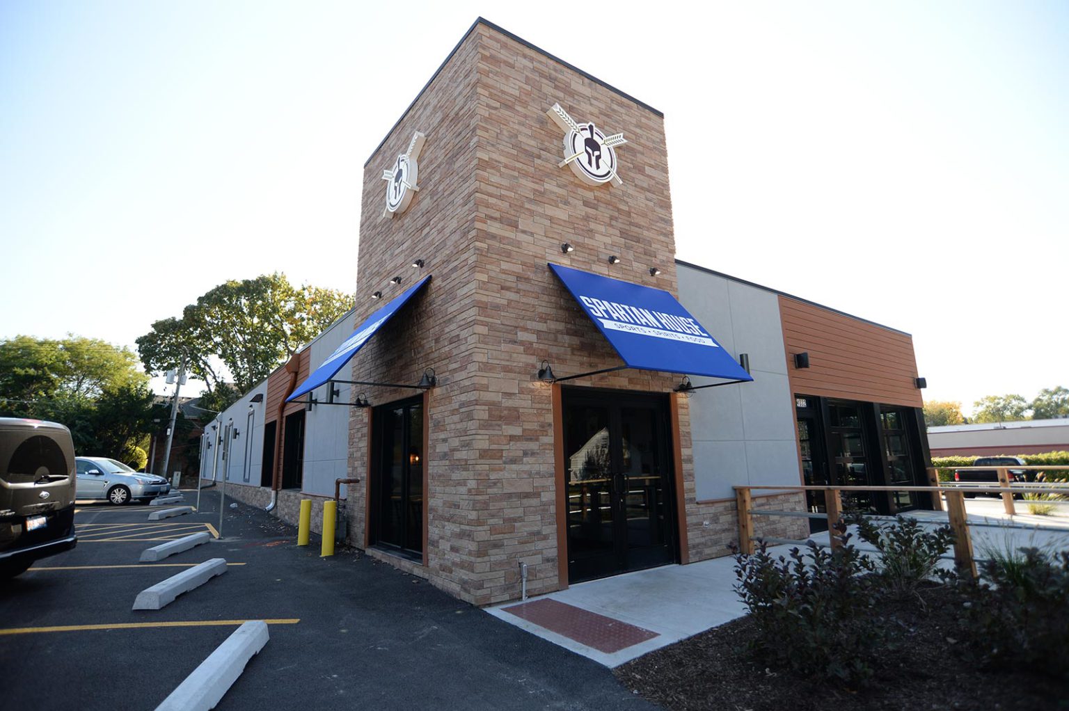 Spartan Ale House: Proudly Serving Aurora & Naperville